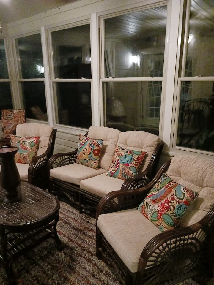Kingston's Beaux (Bay) 1 - Hampton, VA