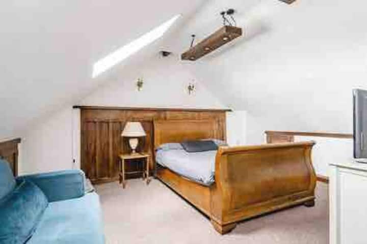 The Loft With En-suite & Sofa Bed Near To Uni - Loughborough