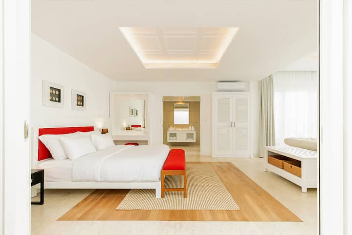 Harmonious Dharma Villa Suite With Private Pool - Canggu