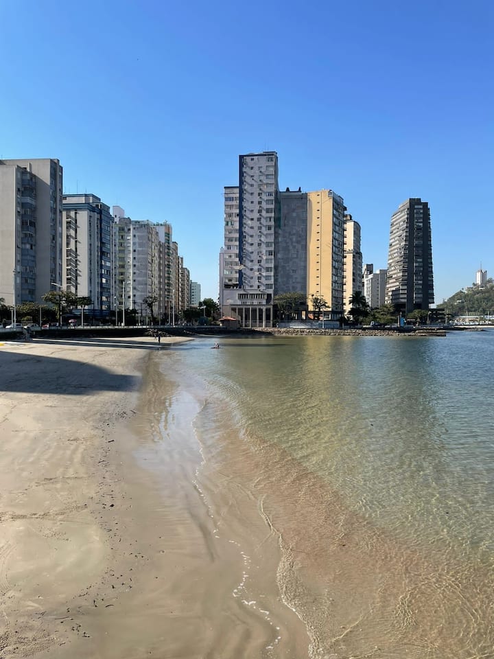 Lindo Apto 300 Metros Da Praia Com Ar-condicionado - São Vicente