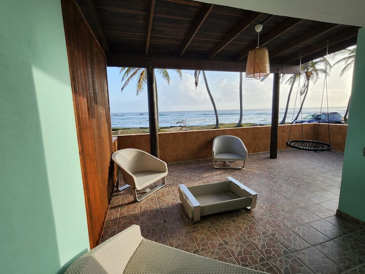 Ocean Front House. Magui Beach House - Puerto Rico