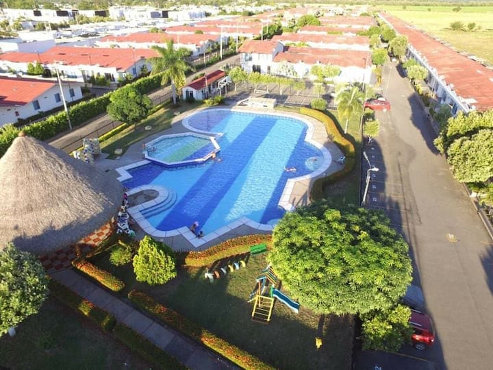 Hermosa Casa En Conjunto Piscina - Girardot