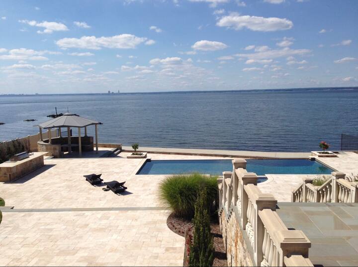 Waterfront On The Gold Coast With Infinity Pool - Port Washington, NY