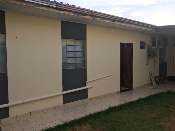 Kitinete (Fundos) Bairro Cohapar 2 - Foz do Iguaçu