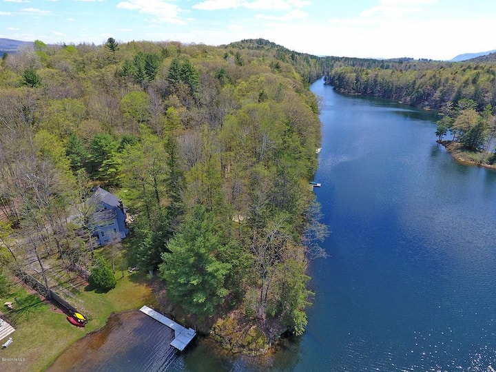 Elegant Year-round Lakeside Retreat With Ac - Great Barrington, MA