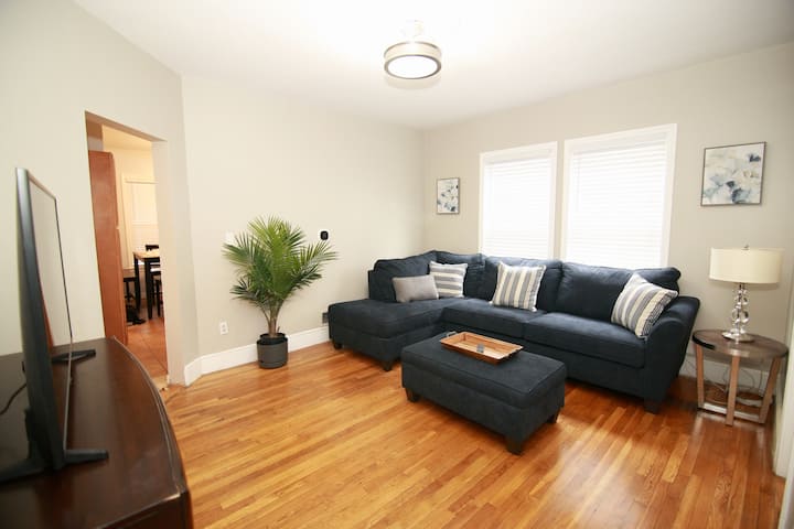Bright Spacious Apt W/ Free On Street Parking - Quincy, MA