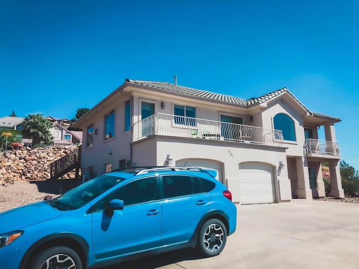 Stunning Views - Spacious Living - Near Downtown - St. George, UT