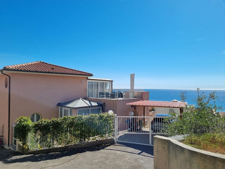 Dernier éTage De Maison - Menton