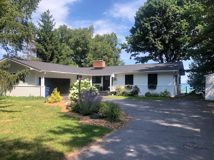 New Guest Suite! Minutes To Wineries & Attractions - Suttons Bay, MI