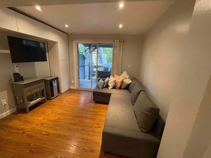 Great Apartment On Coxwell - Toronto