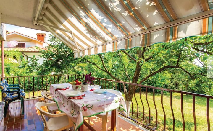 Apartmans For Groups Of 4 To 12 Persons - Croatia