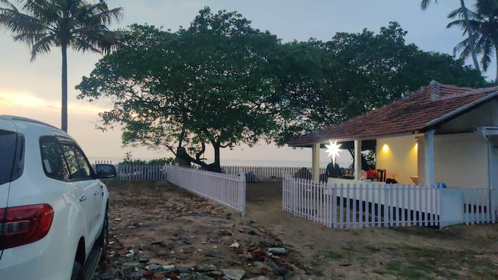 Merrystays Heaven :
Beach Hut With Sea View - Alappuzha