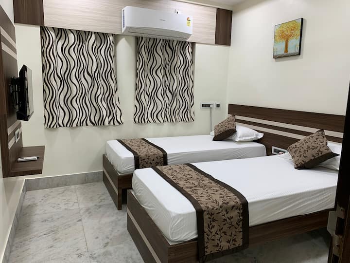 Uber Cool, Modern & Stylish 2bhk In Prime Location - Howrah
