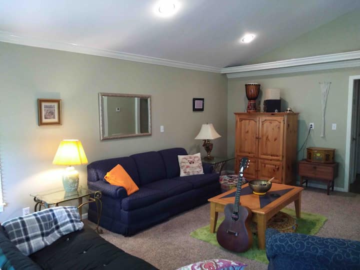 Welcome Homestead Ranch Rm #4 - Fairview, TN