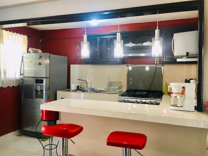 Casa, 2 Recamaras, Estacionamiento Amplio Y Patio - Tampico