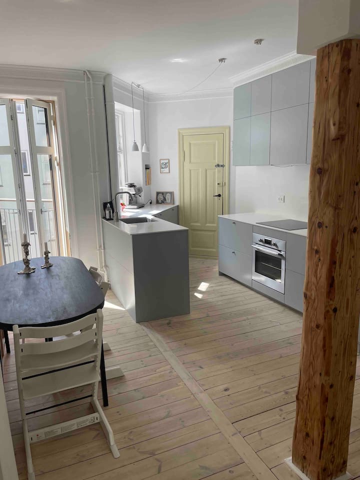 Charming Apt. W. Balcony In Beautiful Vesterbro - Copenhague