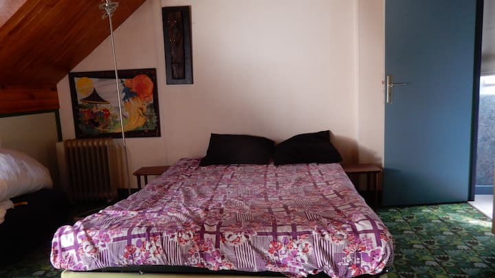 Chambre Dans Maison Individuelle - Bourges