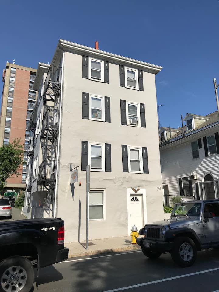 Nothing Fancy Downtown - Unit 8 - Beverly, MA