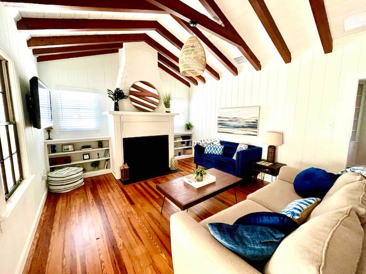 Beautiful Home With Backyard Oasis +  Peloton Bike - Lake Worth, FL