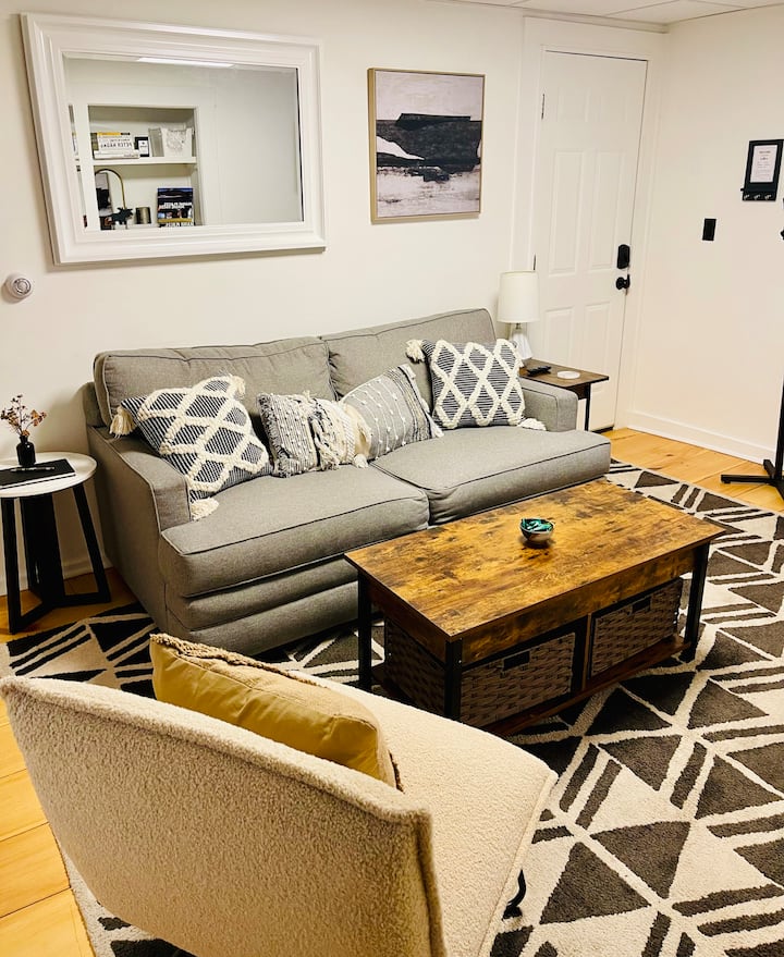 Cozy Two Bedroom On Munjoy Hill - Portland, ME