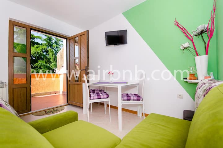 Cute, Small Apartment For 2 - Rovinj