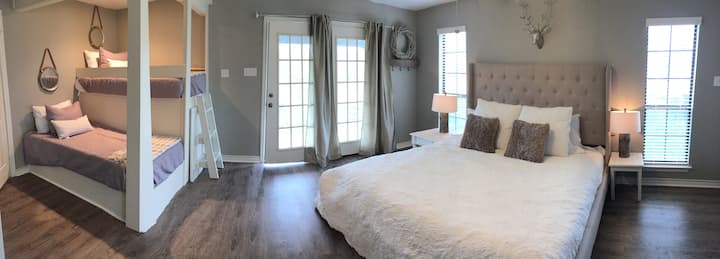 Guadaluphey River Haus! - Kerrville, TX