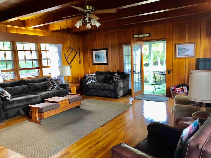 Adirondack Lodge At The Lake - Tupper Lake, NY