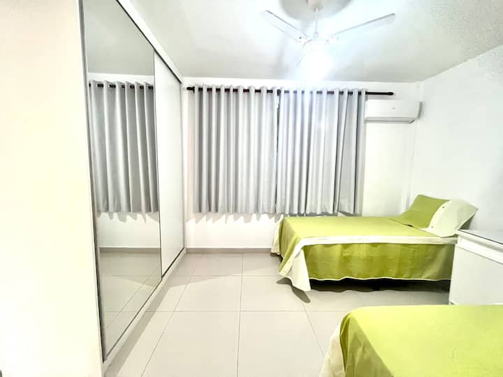 Farol Da Barra 1/4, Excelente. - Barra, Brazil