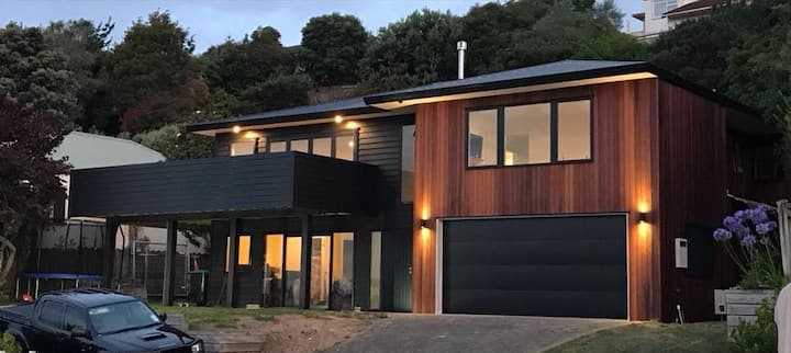 Stunning Family Home With Panoramic Views - Tauranga