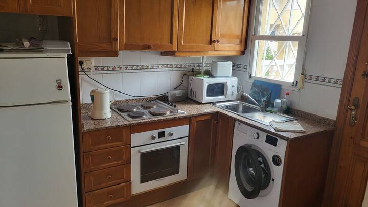 Beautiful 2 Bed House With Pool - Torrevieja