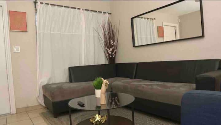 Artesian 1 Bedroom Place - Long Beach, CA