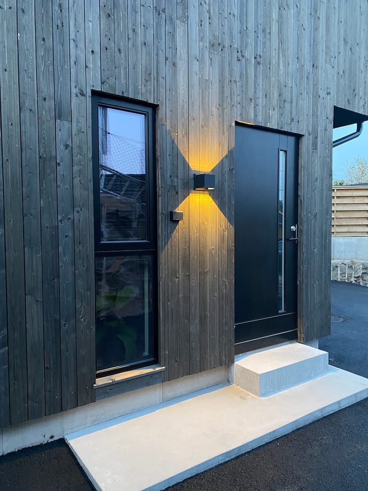 Leilighet I Enebolig Like Ved Uia - Korsvik