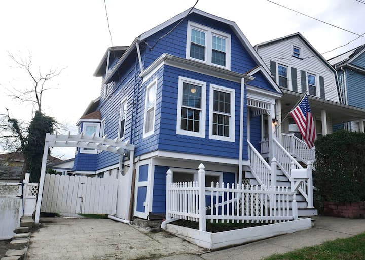 The Cozy Blue House - Charming Home Near Si Ferry - Staten Island, NY