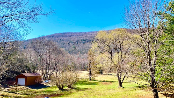 Home On Batavia Creek With Mountain Views - State of New York