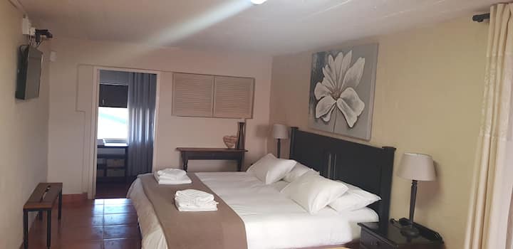 Copper Leaf Cottage - Mbombela
