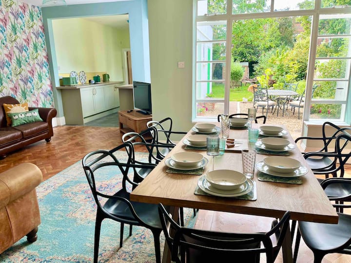 Large Southsea House, Driveway,contractors Welcome - Isle of Wight