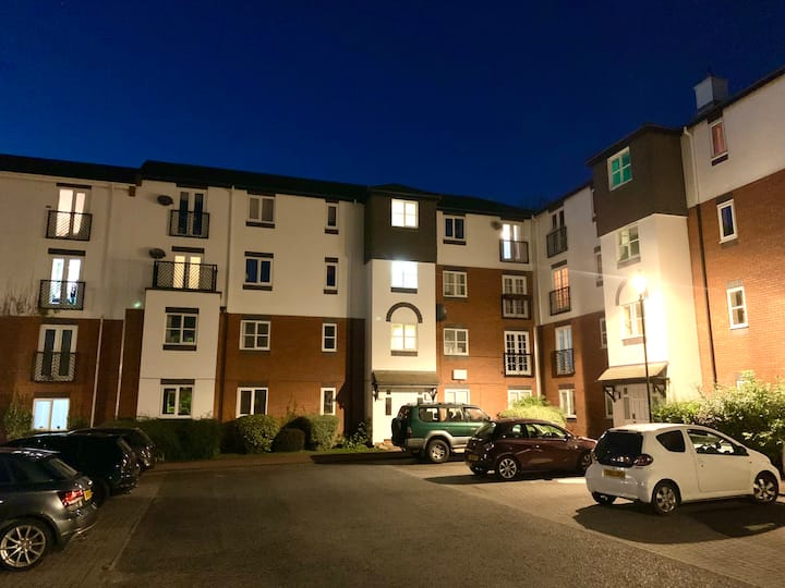 Lovely 2 Bedroom Apartment With Free Parking. - Newcastle upon Tyne