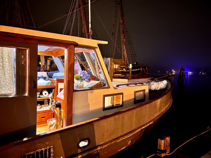 Antique Wood Boat In Mystic Town - Mystic, CT