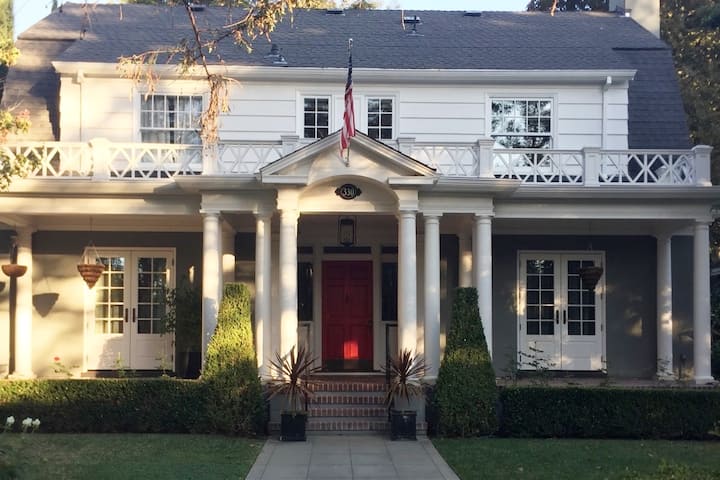 Beautiful Spacious Downtown Napa 3 Br W Pool/spa - Napa Valley, CA