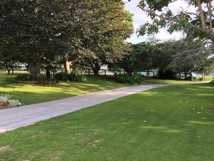 Cambridge
Close To Rowing, Velodrome, Field Days - Kihikihi