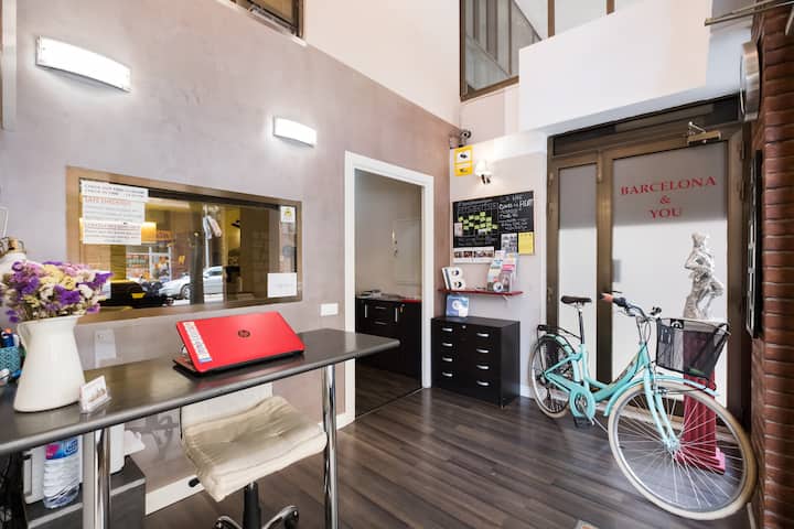 Bed In 4-bed Mixed Dormitory Room/ Shared Bathroom - Badalona