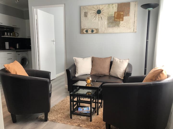 Quiet Apartment, Central, Digital Nomads Friendly - Camps Bay