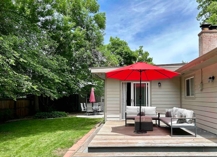 Centrally Located-univ Park Home-lovely & Spacious - Denver, CO