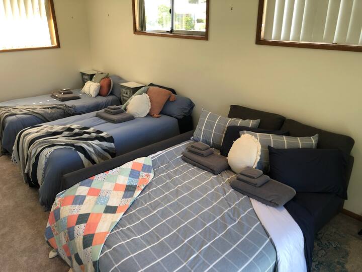 Two Rooms At Luxurious Nature & Sunset Retreat - Toukley