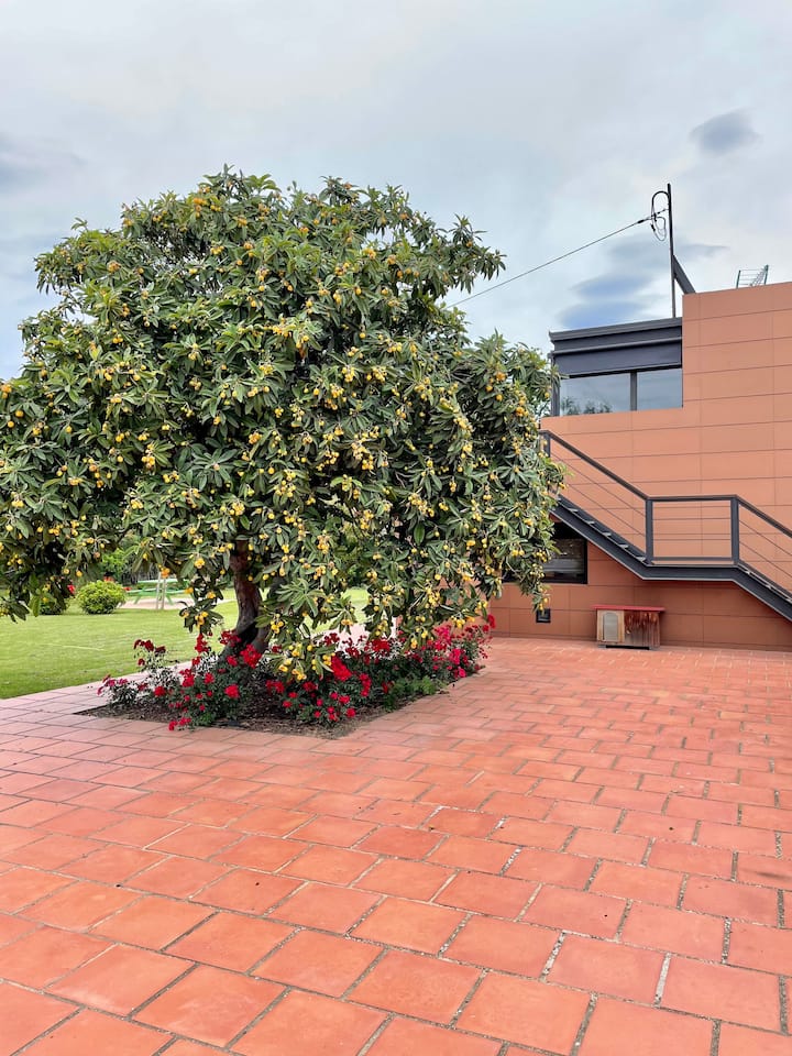 Impresionante Casa Con Piscina Y En Zona Exclusiva - Figueres