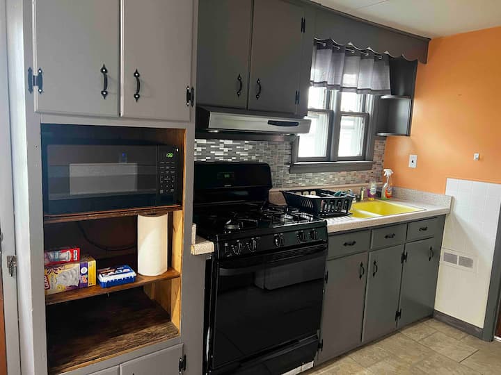 Apt #5 -  3 Bdr/ Office Space - Troy, NY