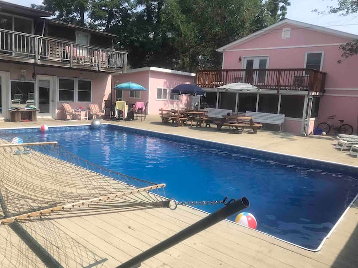 Cozy 2nd Fl Apt In Private Compound W A Large Pool - Rehoboth Beach, DE