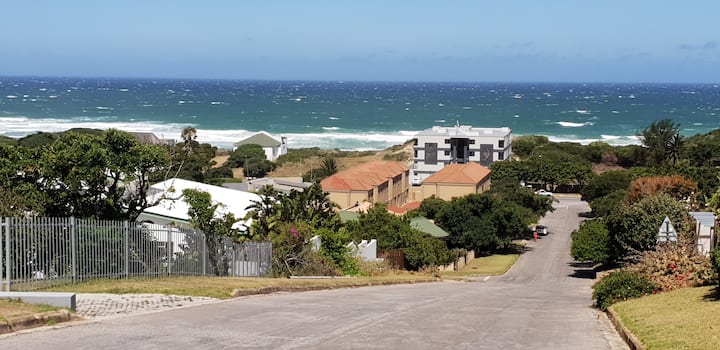 Jeffreys Bay Accommodation @ Villachrisnet - Jeffreys Bay