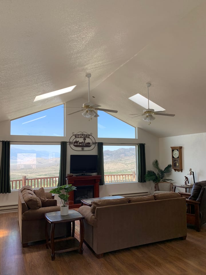 Cabin In The Clouds - 3 Bedroom Near Great Basin - Nevada