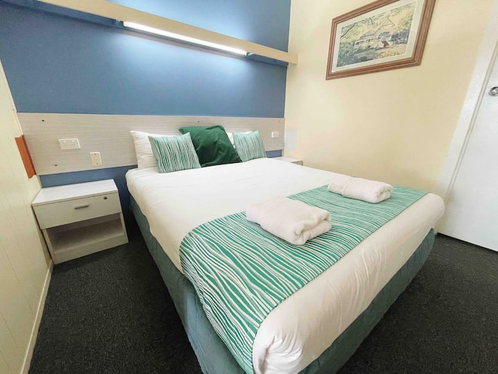 Seamless Stay: King Unit At A Maryborough Motel - Maryborough